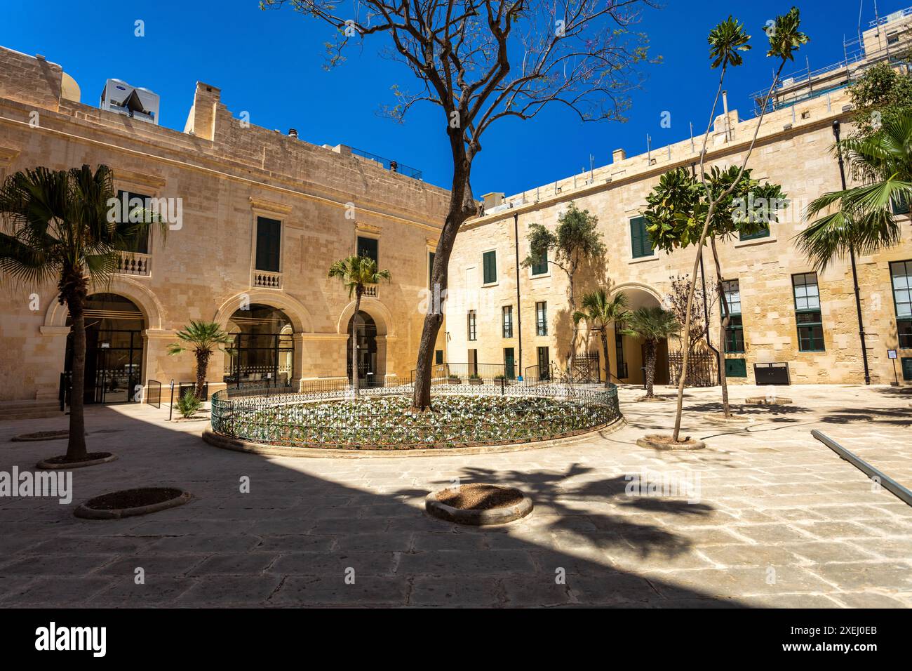 Grand master palace courtyard hi-res stock photography and images - Alamy