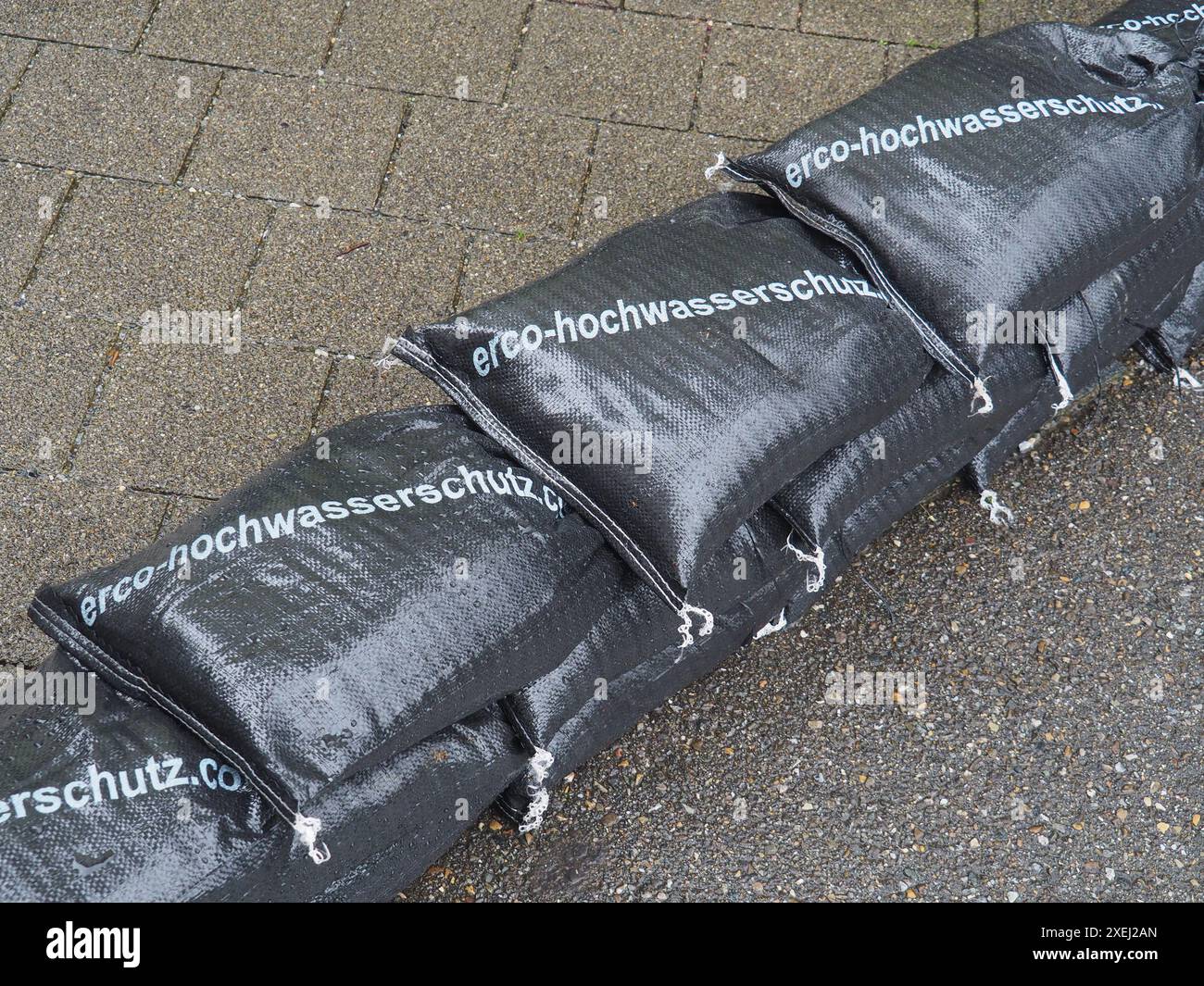 Sandbag flooding hi-res stock photography and images - Alamy