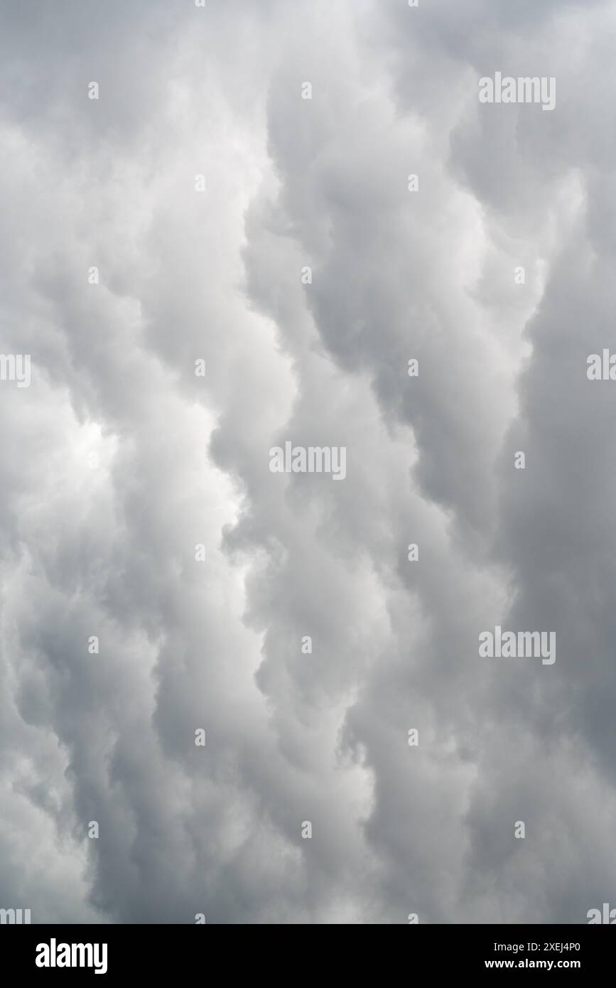 Storm clouds before rain hi-res stock photography and images - Alamy