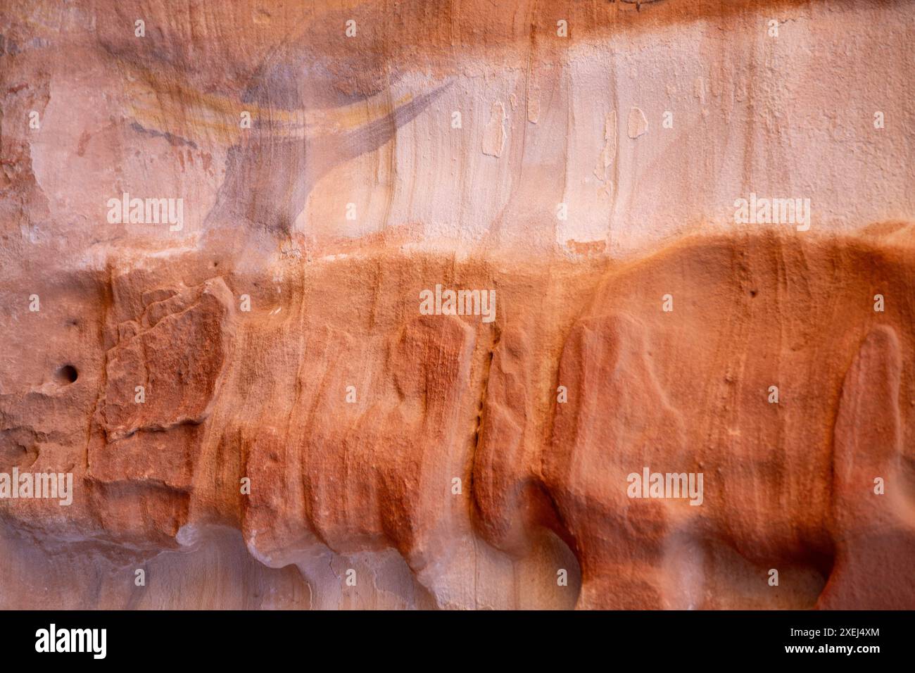 Sandstone rock and mineral layers in Petra, Jordan Stock Photo - Alamy