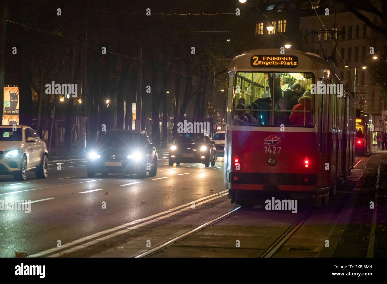 Vienna tram night hi-res stock photography and images - Alamy