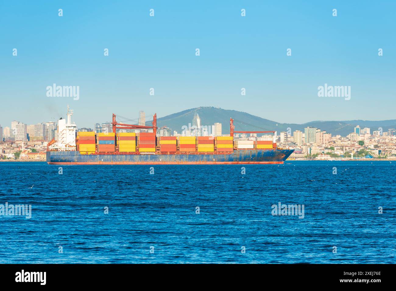 International maritime trade container hi-res stock photography and ...