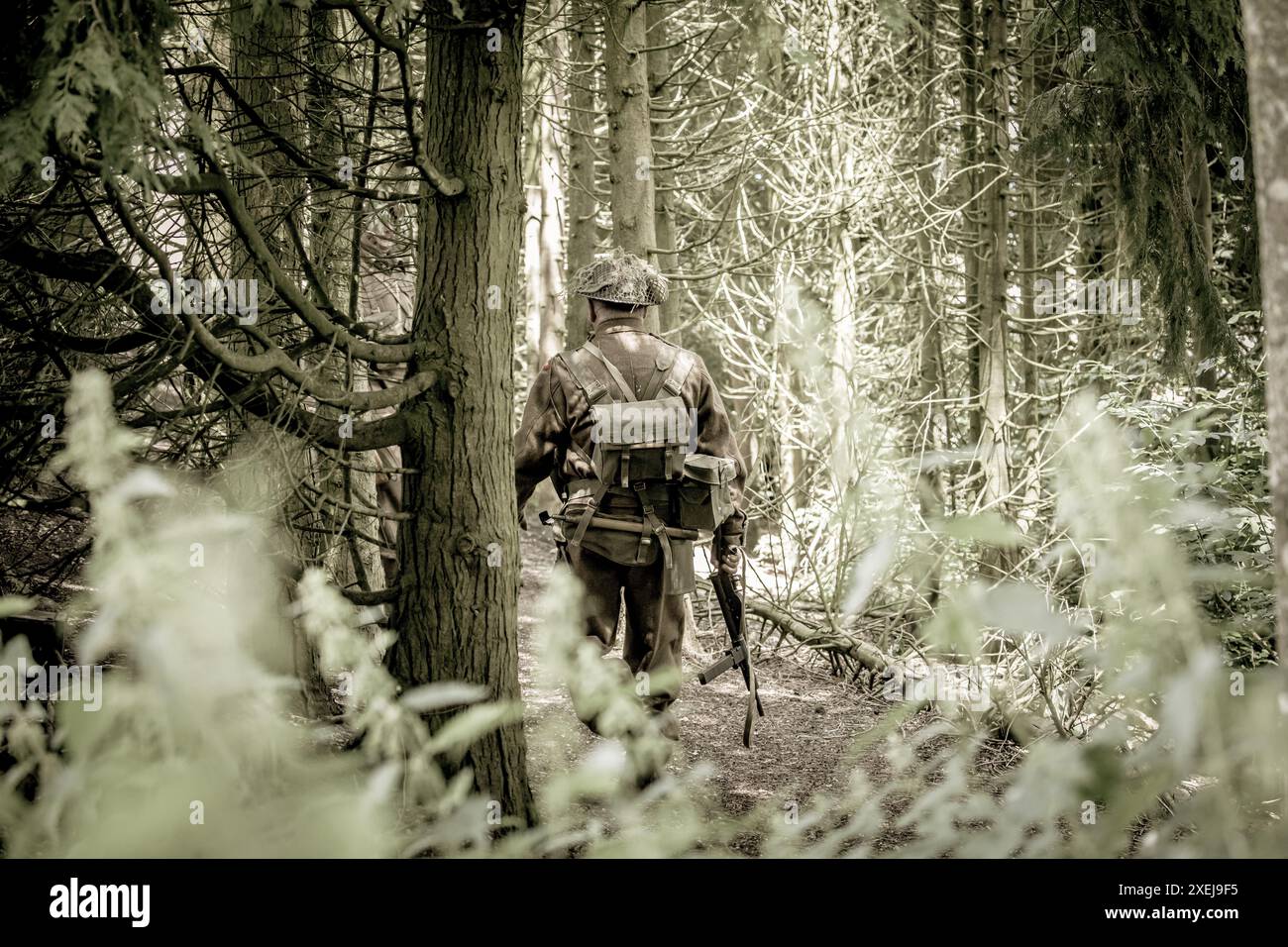Ww2 soldier hi-res stock photography and images - Alamy