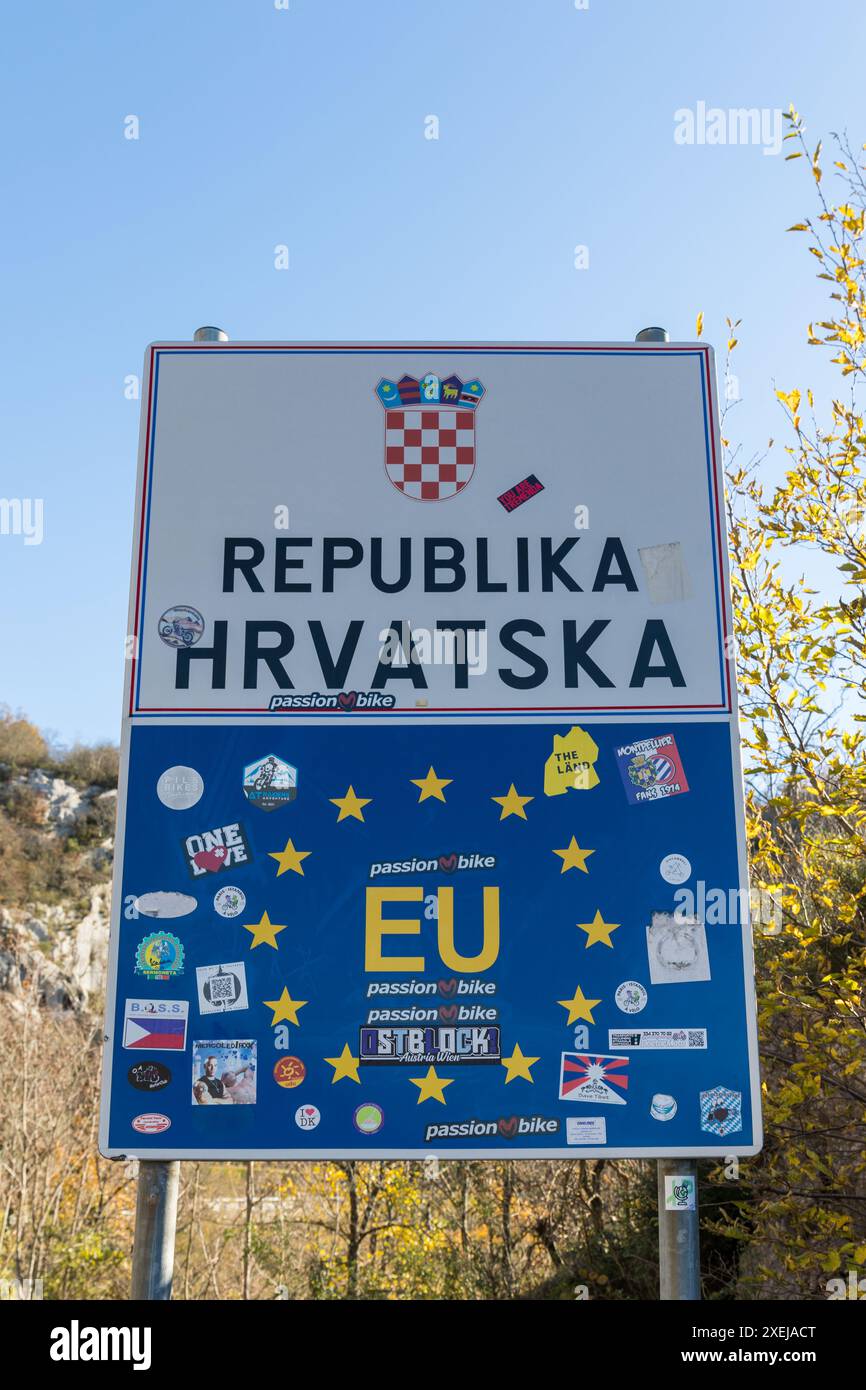 Croatia road sign hi-res stock photography and images - Alamy