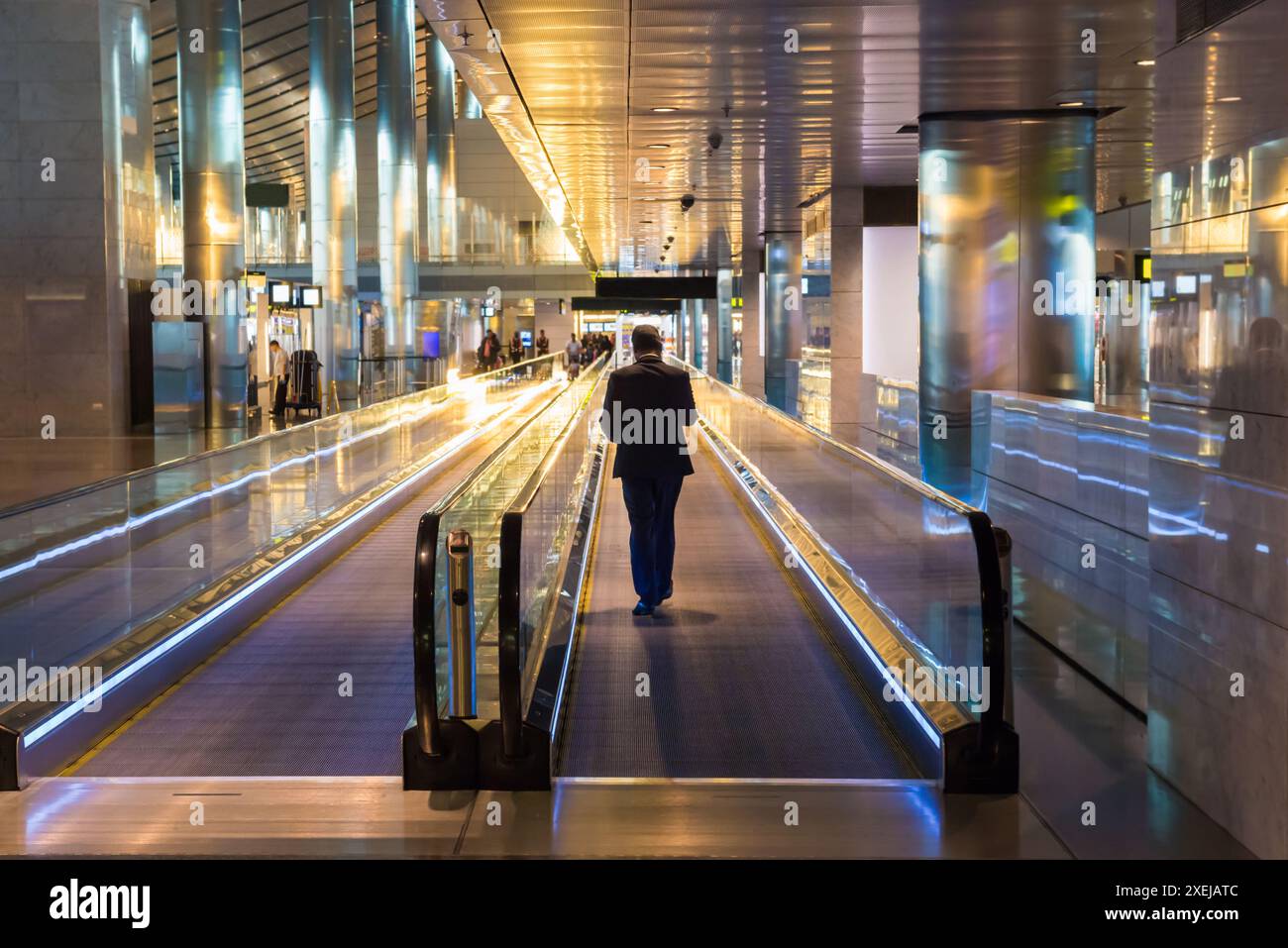 Airplane walkway hi-res stock photography and images - Alamy