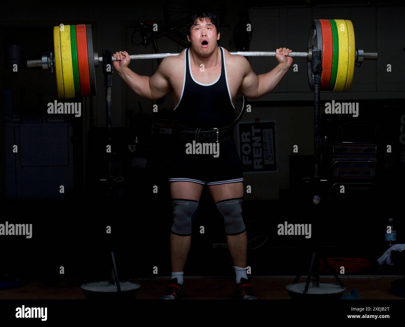 Heavy weight lifter hi-res stock photography and images - Alamy