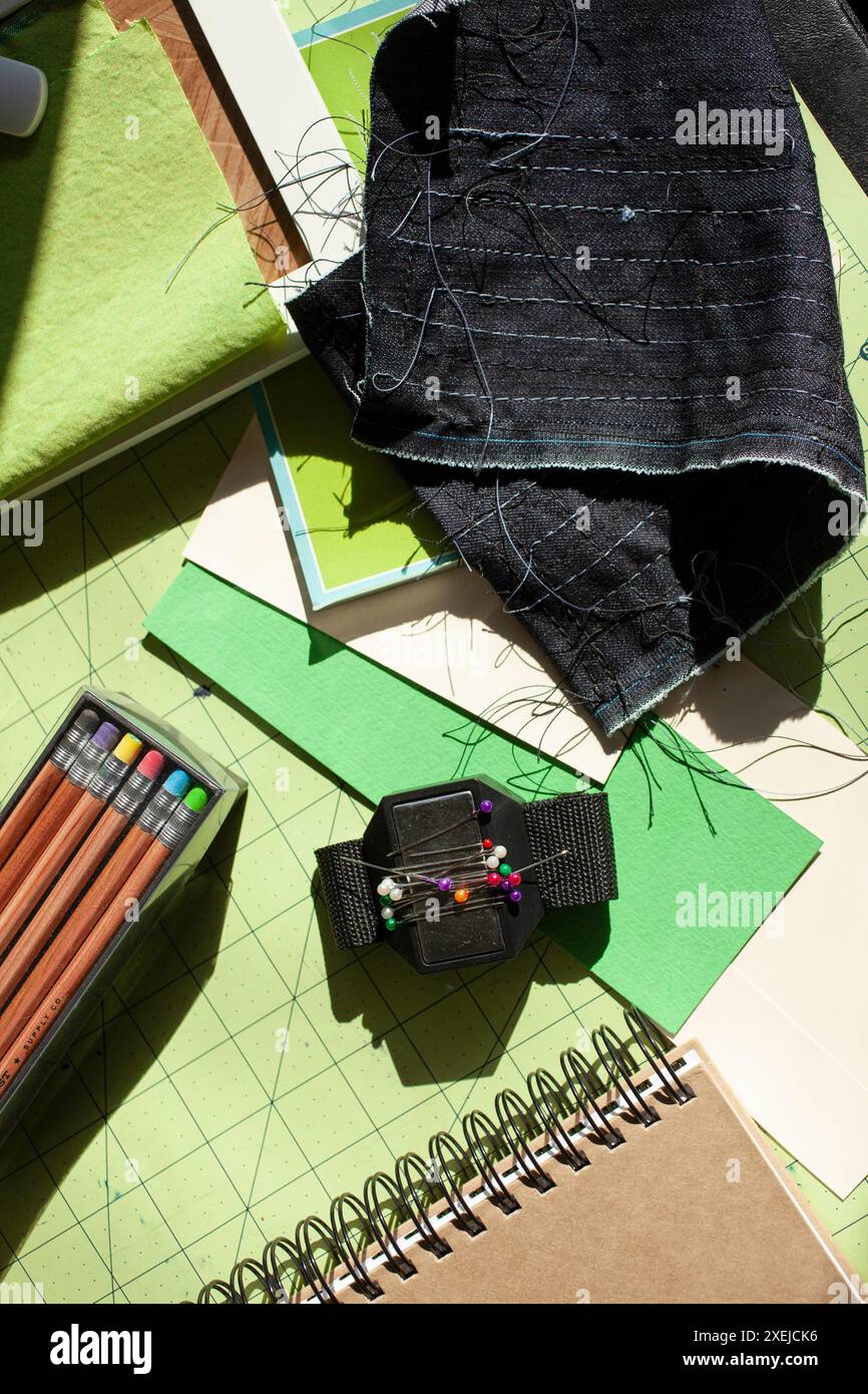 Grid paper sewing hi-res stock photography and images - Alamy