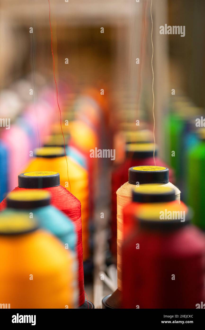Spools thread sewing machine hi-res stock photography and images - Alamy