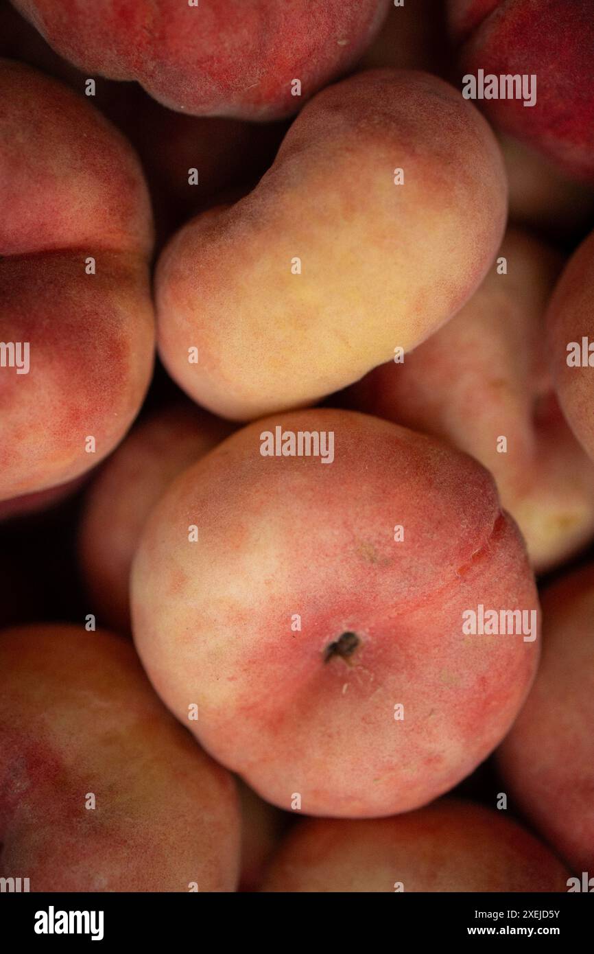 Small peaches hi-res stock photography and images - Alamy