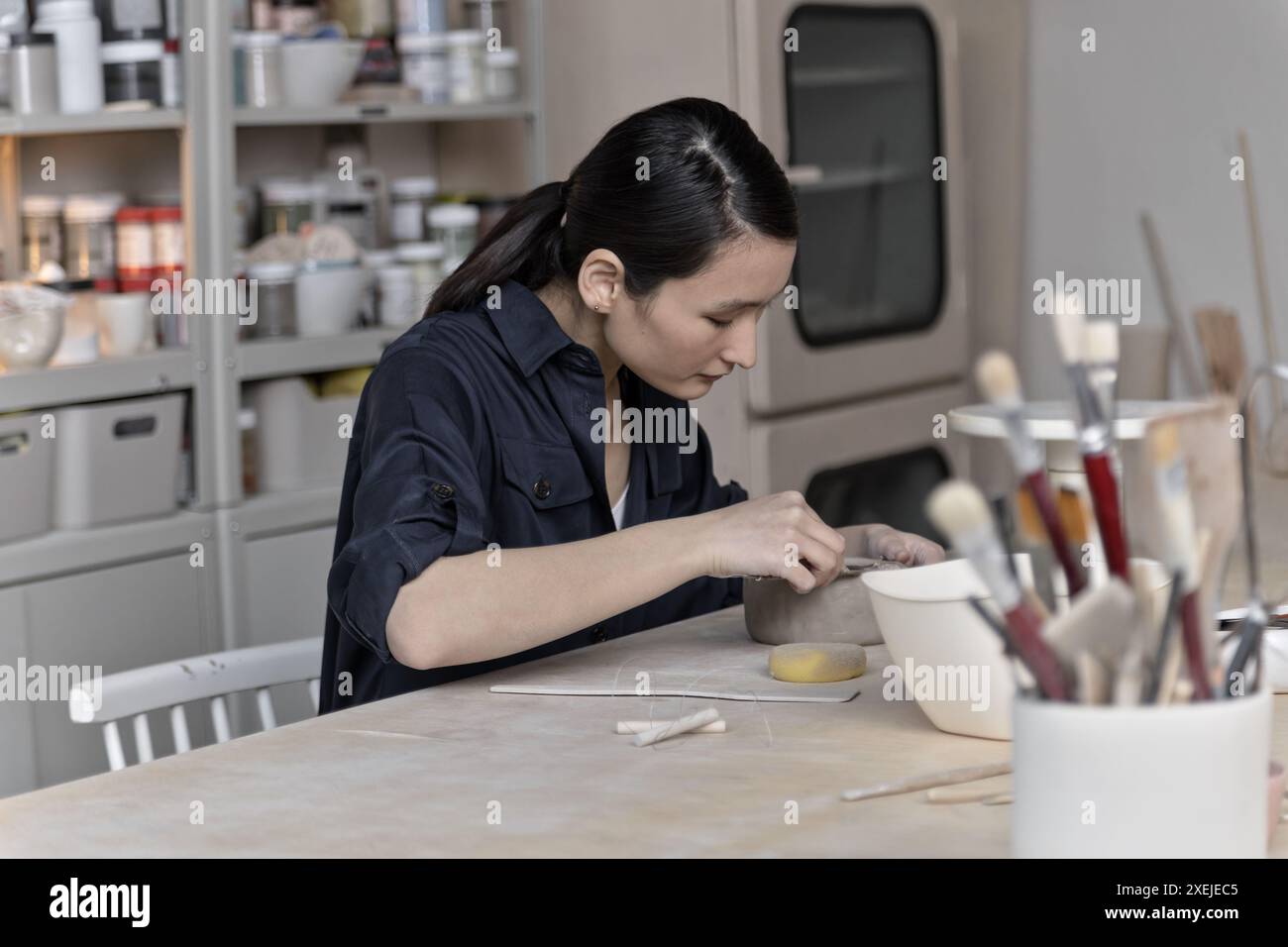Ceramist hi-res stock photography and images - Alamy