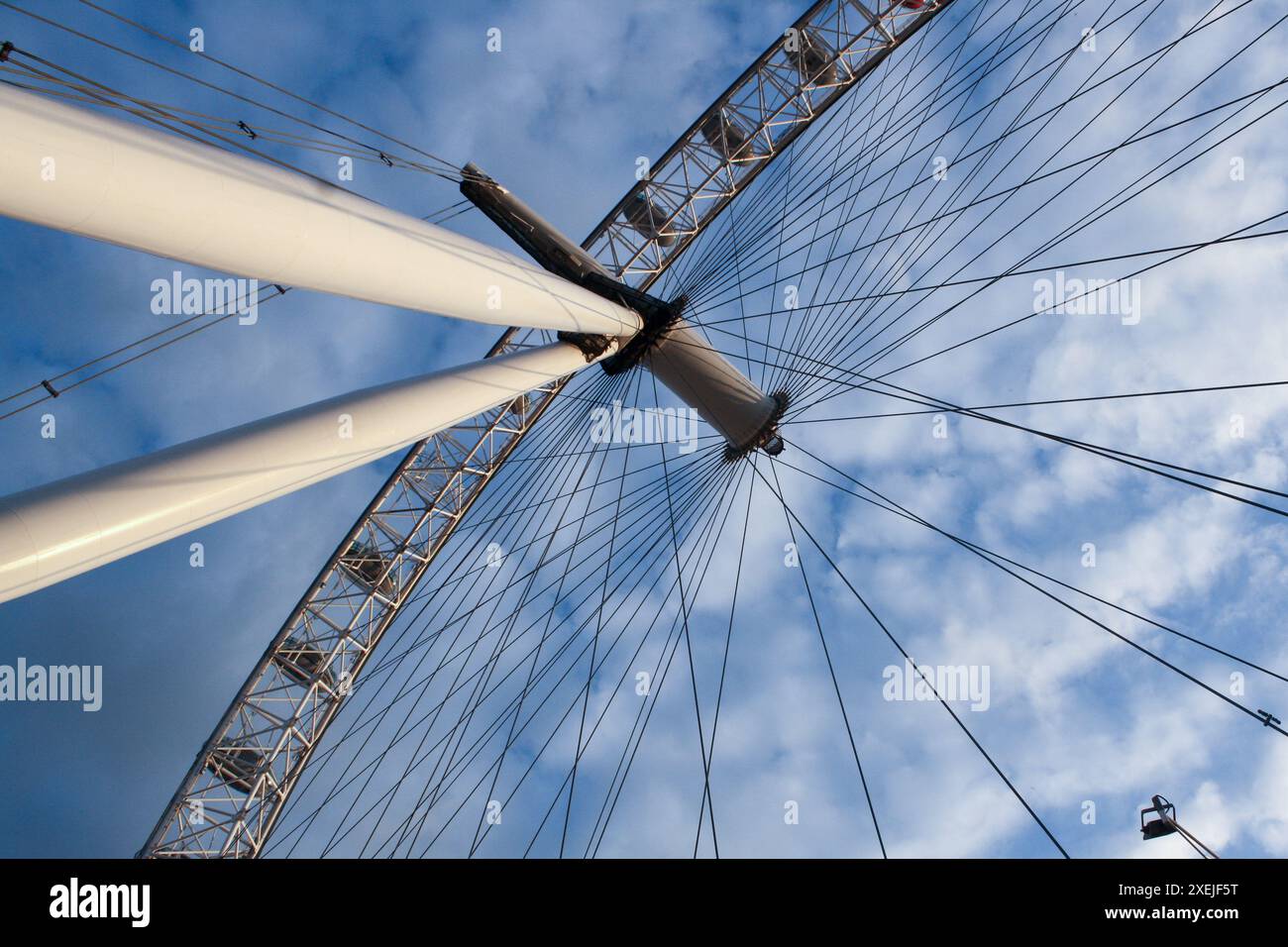 Iconic engineering structure hi-res stock photography and images - Alamy