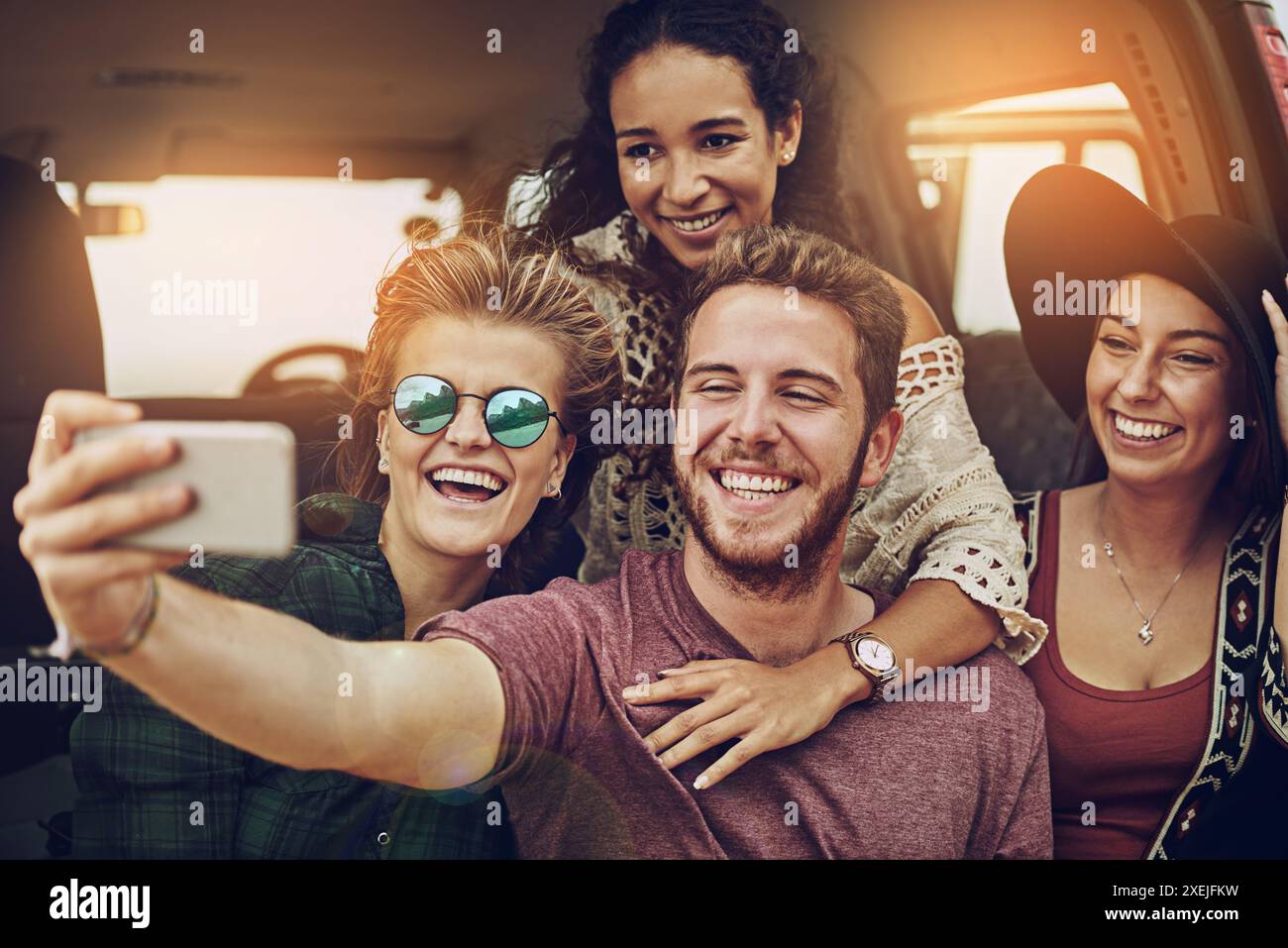 Caravan and car profile hi-res stock photography and images - Alamy