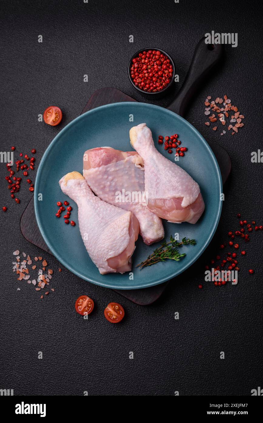 Top view chicken legs hi-res stock photography and images - Alamy