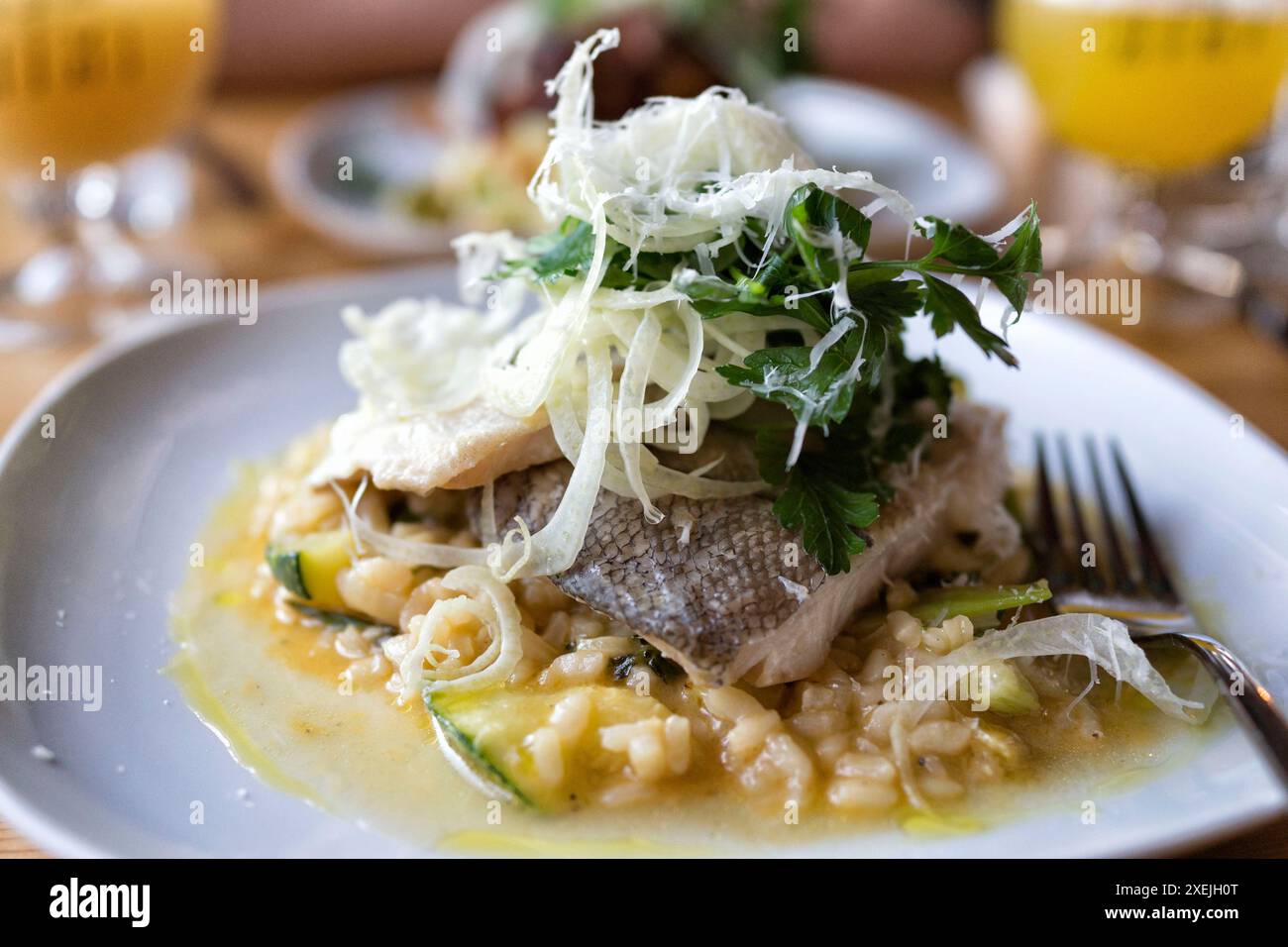 Catch day restaurant hi-res stock photography and images - Alamy