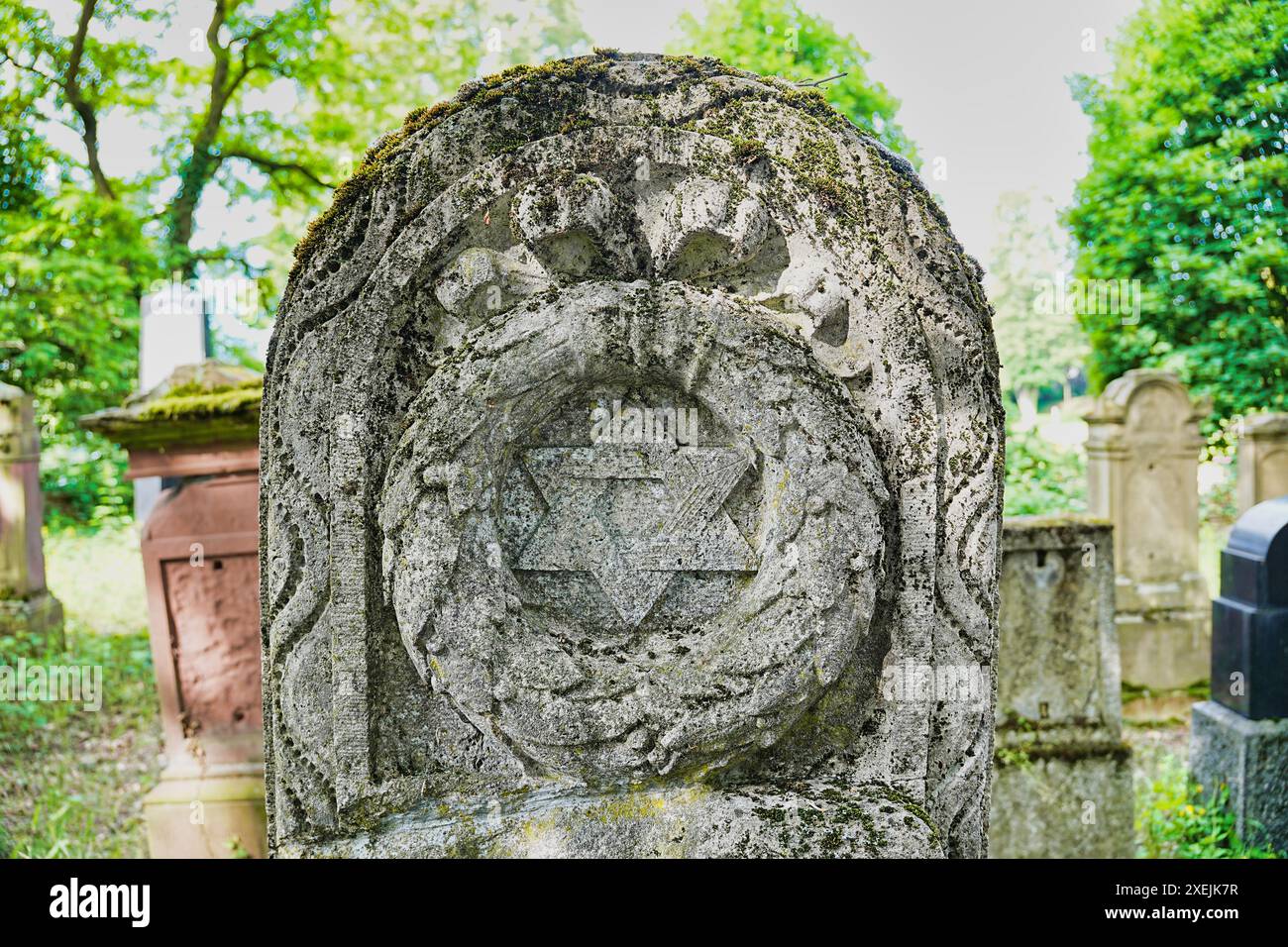 Gravestone symbol at a Jewish cemetery Stock Photo - Alamy
