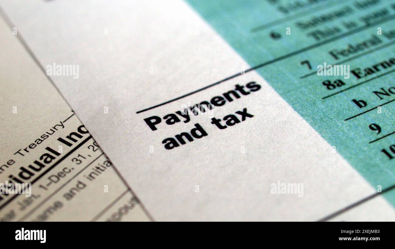 American income tax form Stock Photo - Alamy