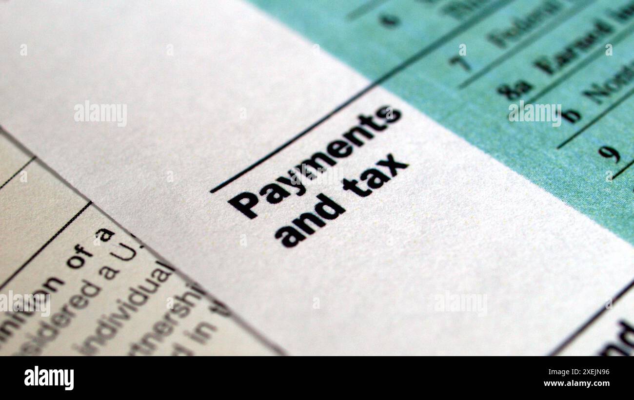 American income tax form Stock Photo - Alamy