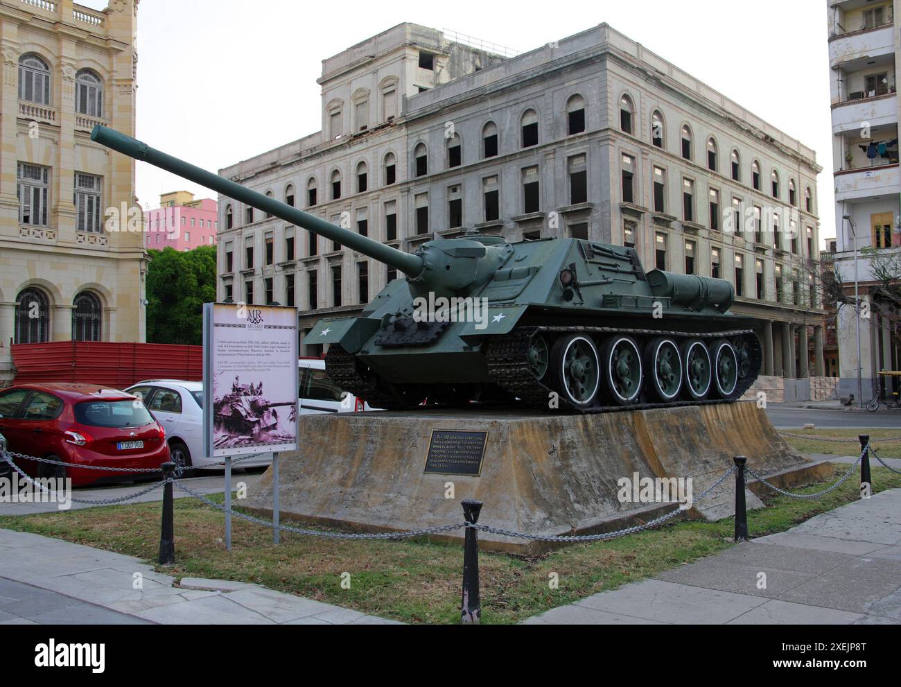 SAU-100 auto-propelled cannon (tank), 100mm caliber, from which ...