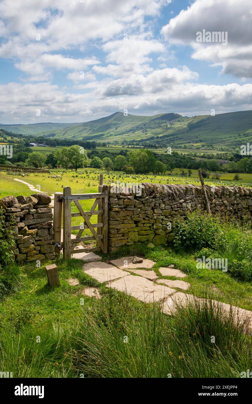 The Pennine Way at Edale in the Peak District national park, Derbyshire ...