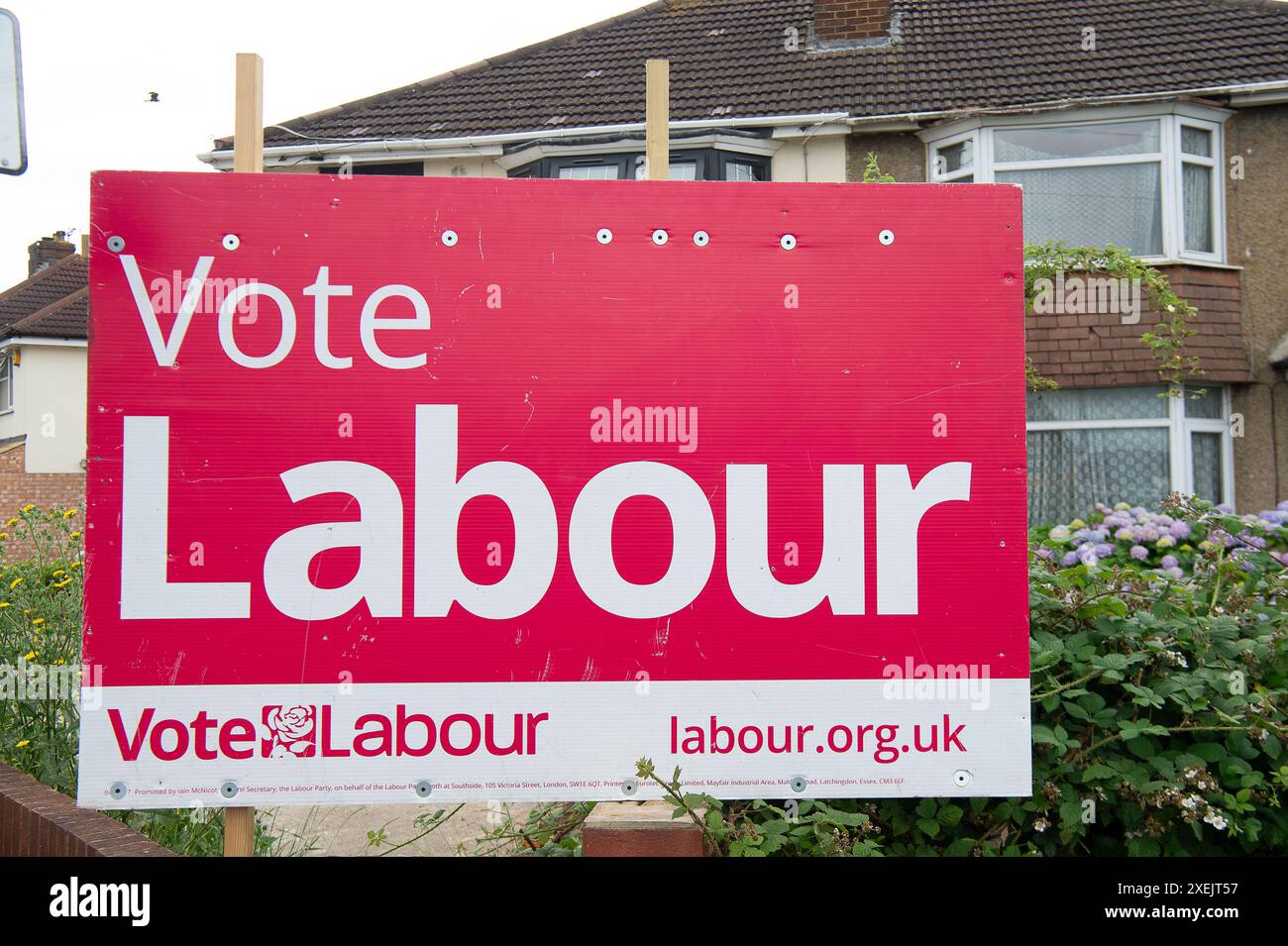 Slough, Berkshire, UK. 28th June, 2024. A vote Labour advertising board ...