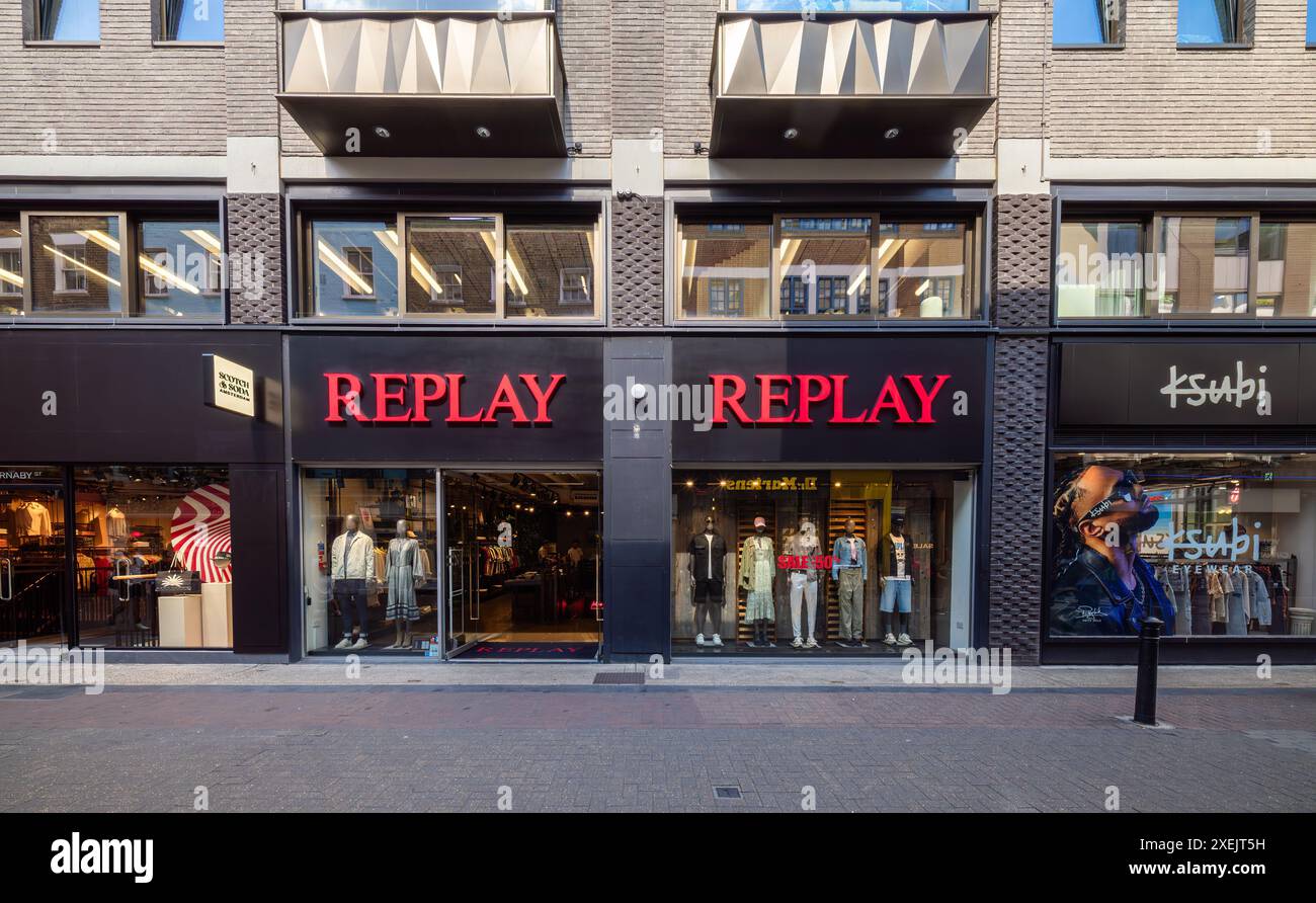 Fashion forward brand hi-res stock photography and images - Alamy