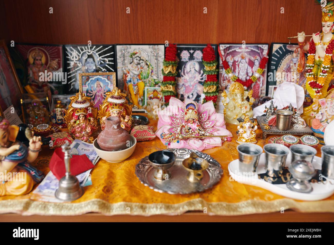 Hindu altar home hi-res stock photography and images - Alamy