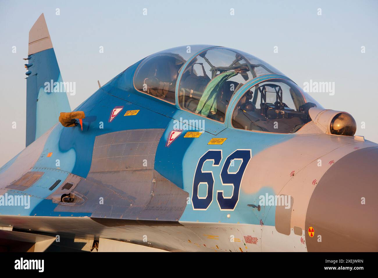Sukhoi fighter jet hi-res stock photography and images - Alamy