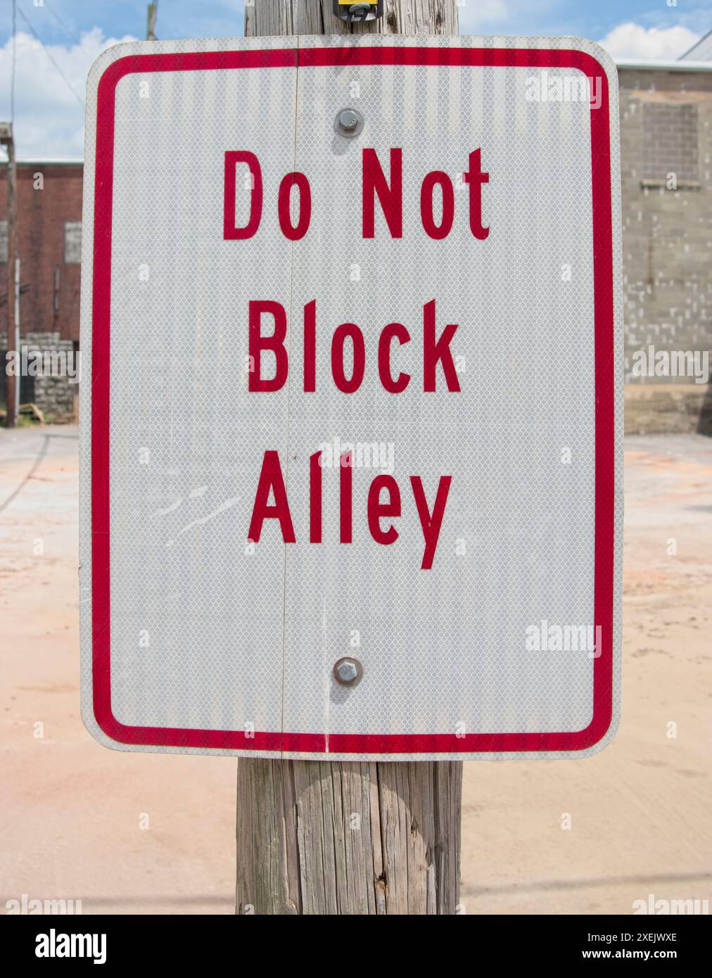 Parking block hi-res stock photography and images - Alamy