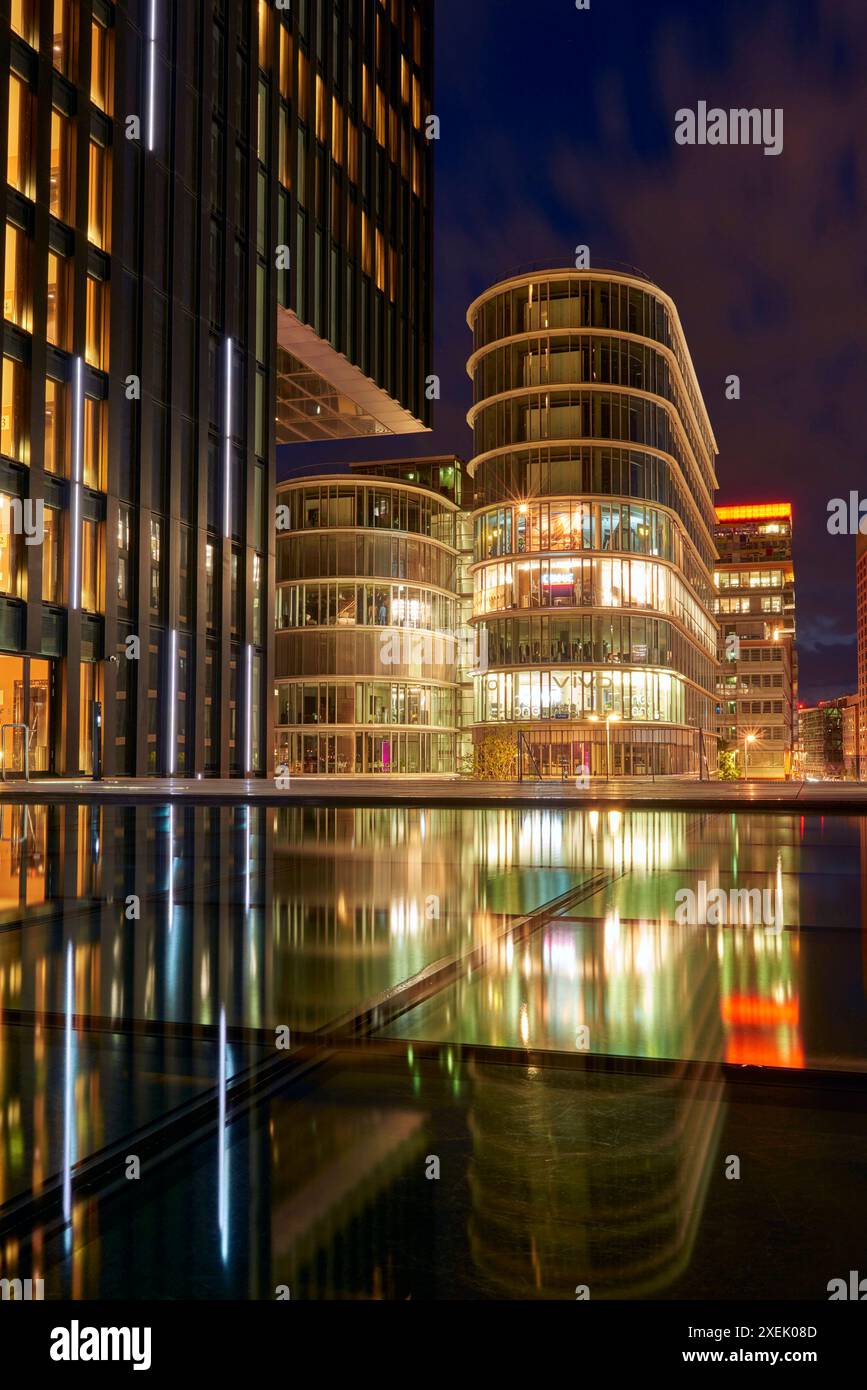 Dusseldorf at night hi-res stock photography and images - Alamy