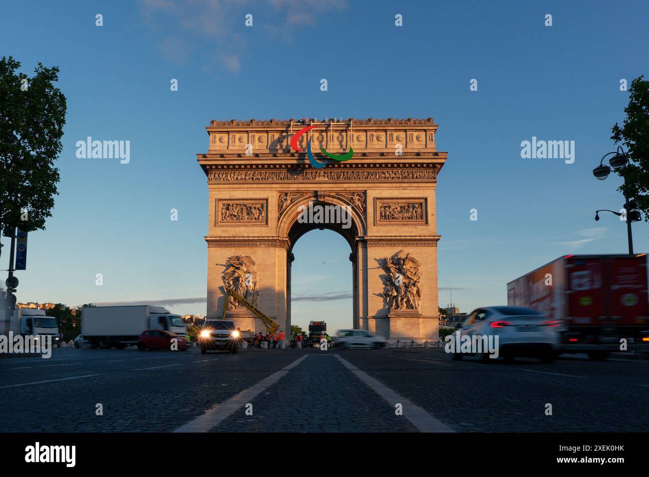 (240628) -- PARIS, June 28, 2024 (Xinhua) -- The Paralympic symbol, the ...