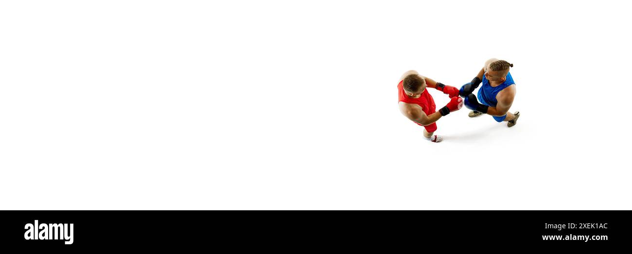 Boxing ring with fighters overhead hi-res stock photography and images ...