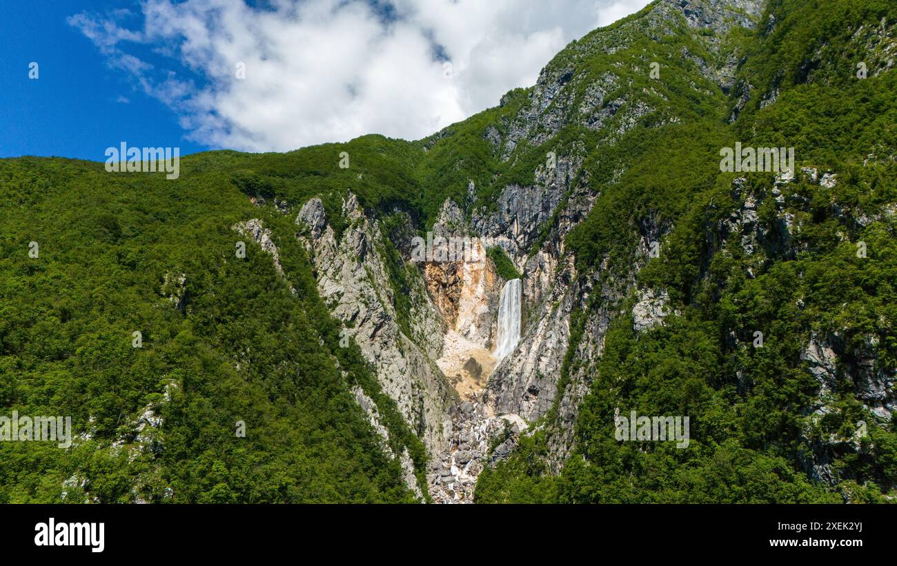 Crystal cascade stunning waterfall hi-res stock photography and images ...