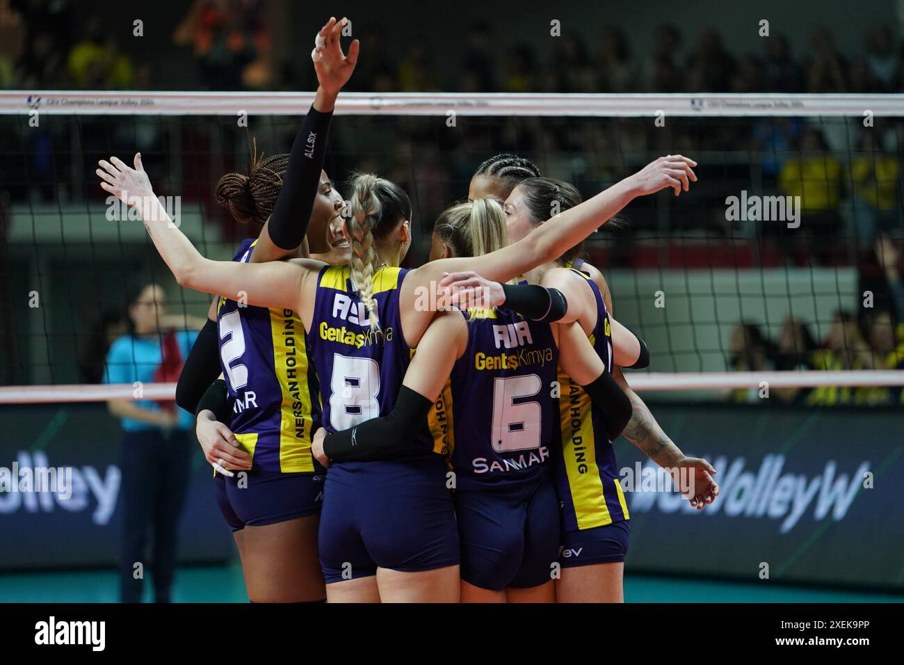 ISTANBUL, TURKIYE - FEBRUARY 28, 2024: Fenerbahce Opet players ...