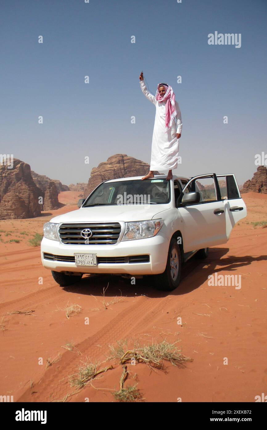 Mobile phone call desert hi-res stock photography and images - Alamy