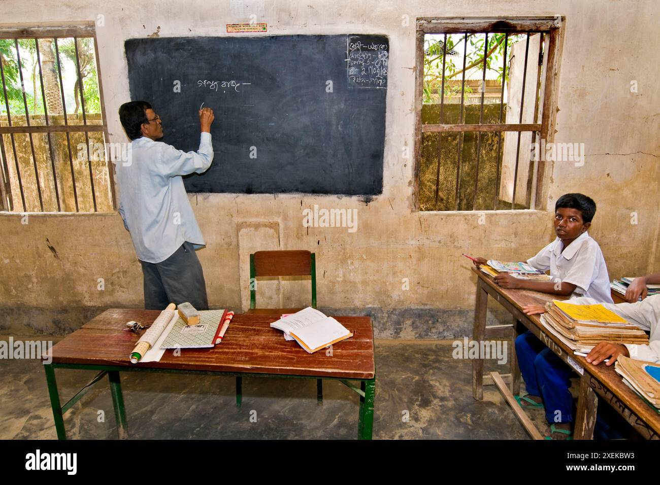 Bangladesh classroom student hi-res stock photography and images - Alamy