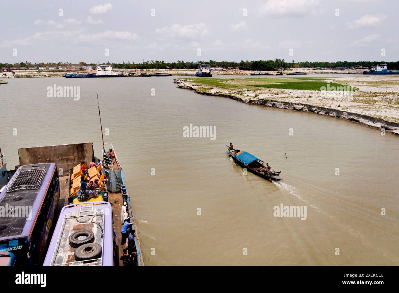 Bangladesh ferry hi-res stock photography and images - Alamy