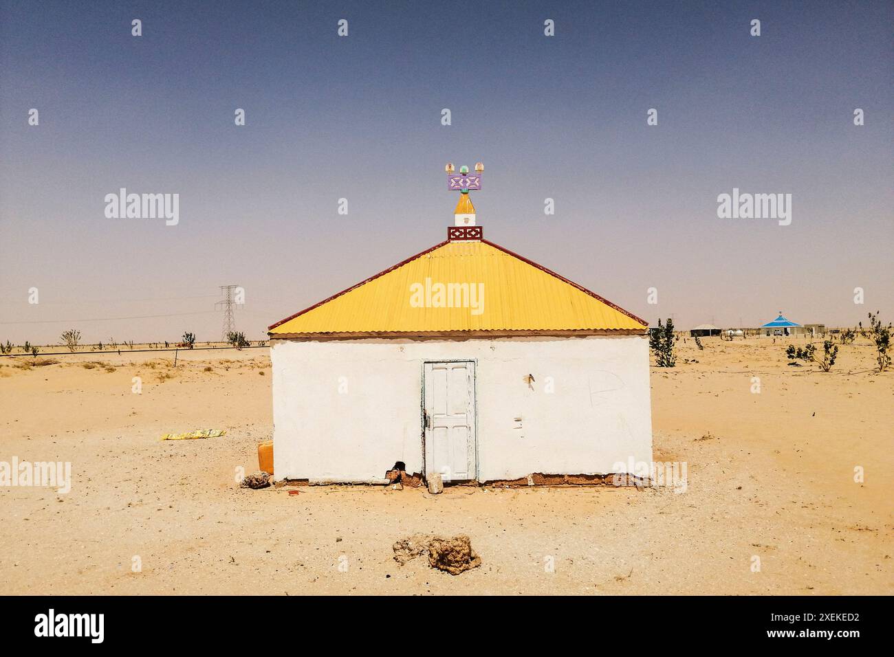Mauritania, surroundings of Terjit, traditional desert hut Stock Photo ...