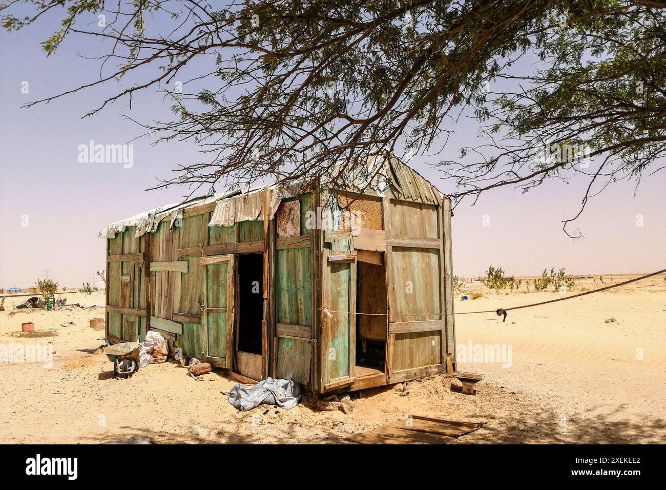 Mauritania, surroundings of Terjit, traditional desert hut Stock Photo ...