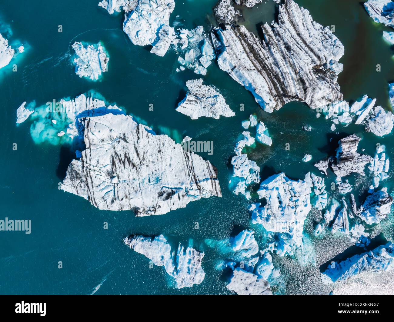 Icebergs pieces blue white ice hi-res stock photography and images - Alamy