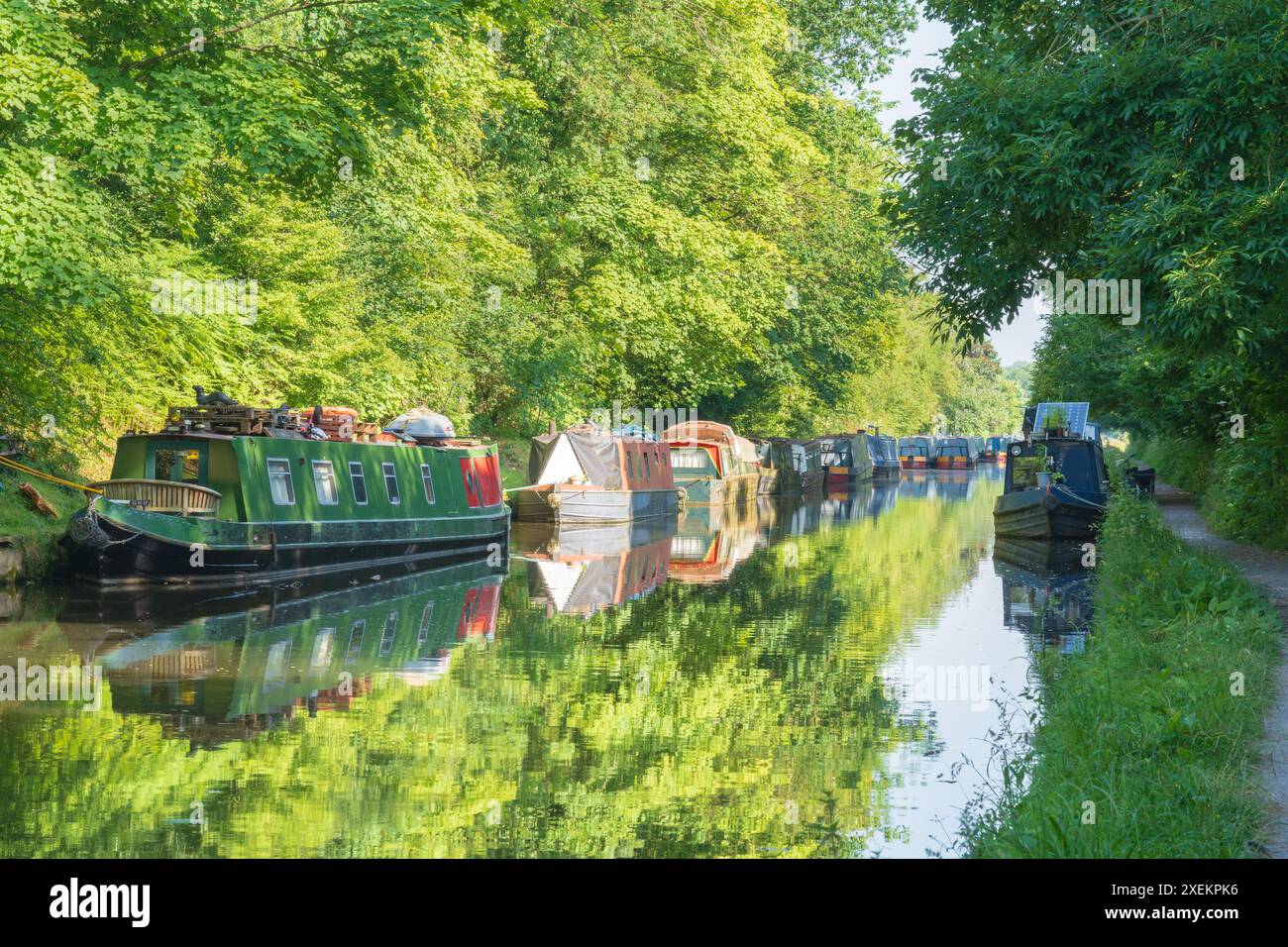 Rural canal hi-res stock photography and images - Alamy