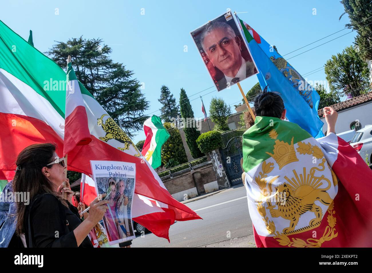 Bandiere iran hi-res stock photography and images - Alamy