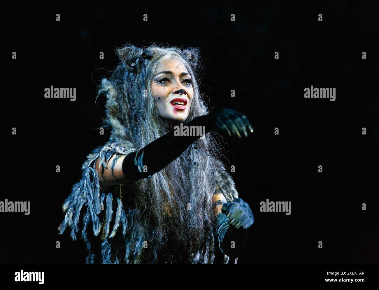 Nicole Scherzinger (Grizabella) in CATS at the London Palladium, London ...