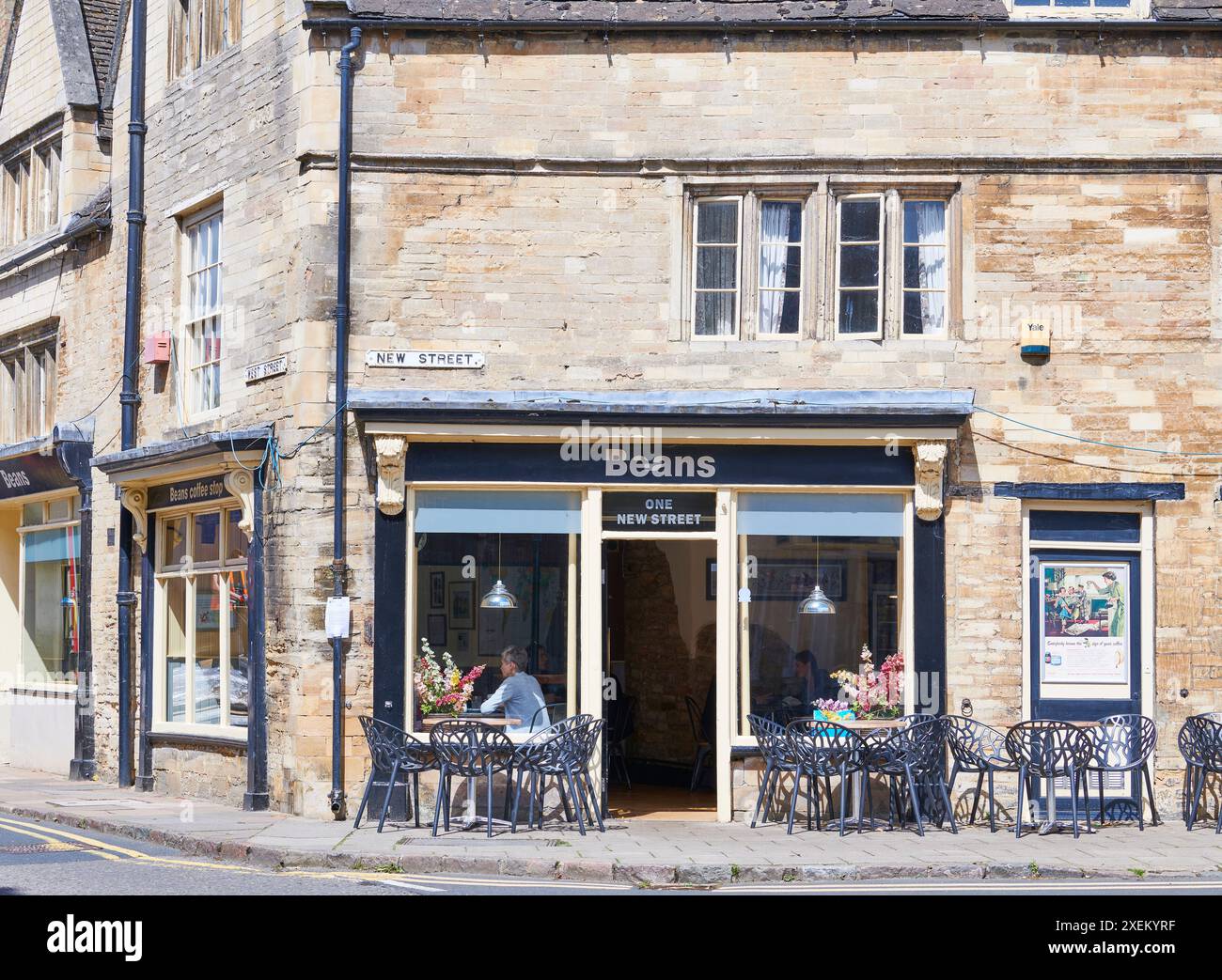 Beans coffee shop at the town centre in Oundle, England Stock Photo - Alamy