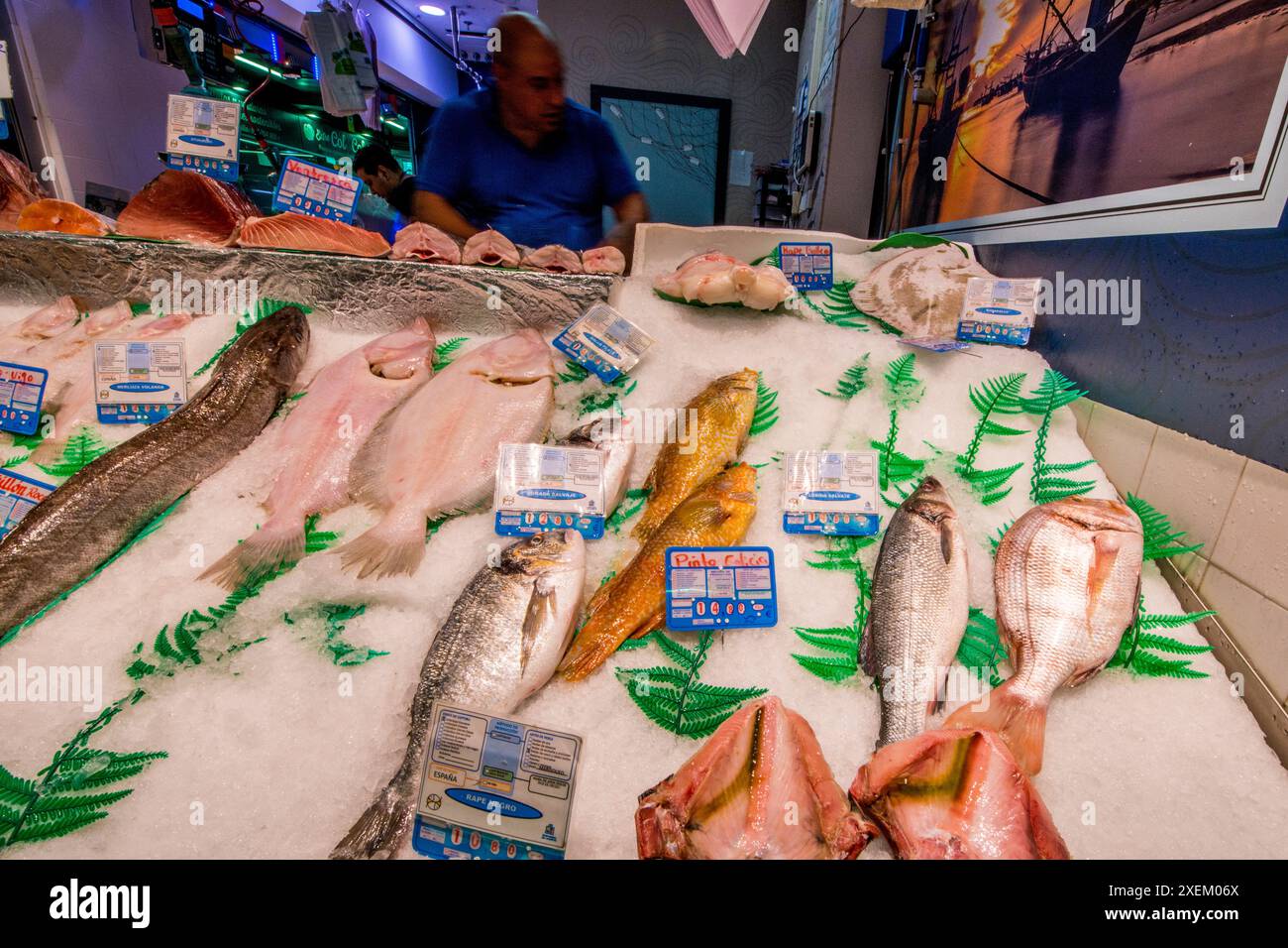 Indoor fish market in madrid hi-res stock photography and images - Alamy