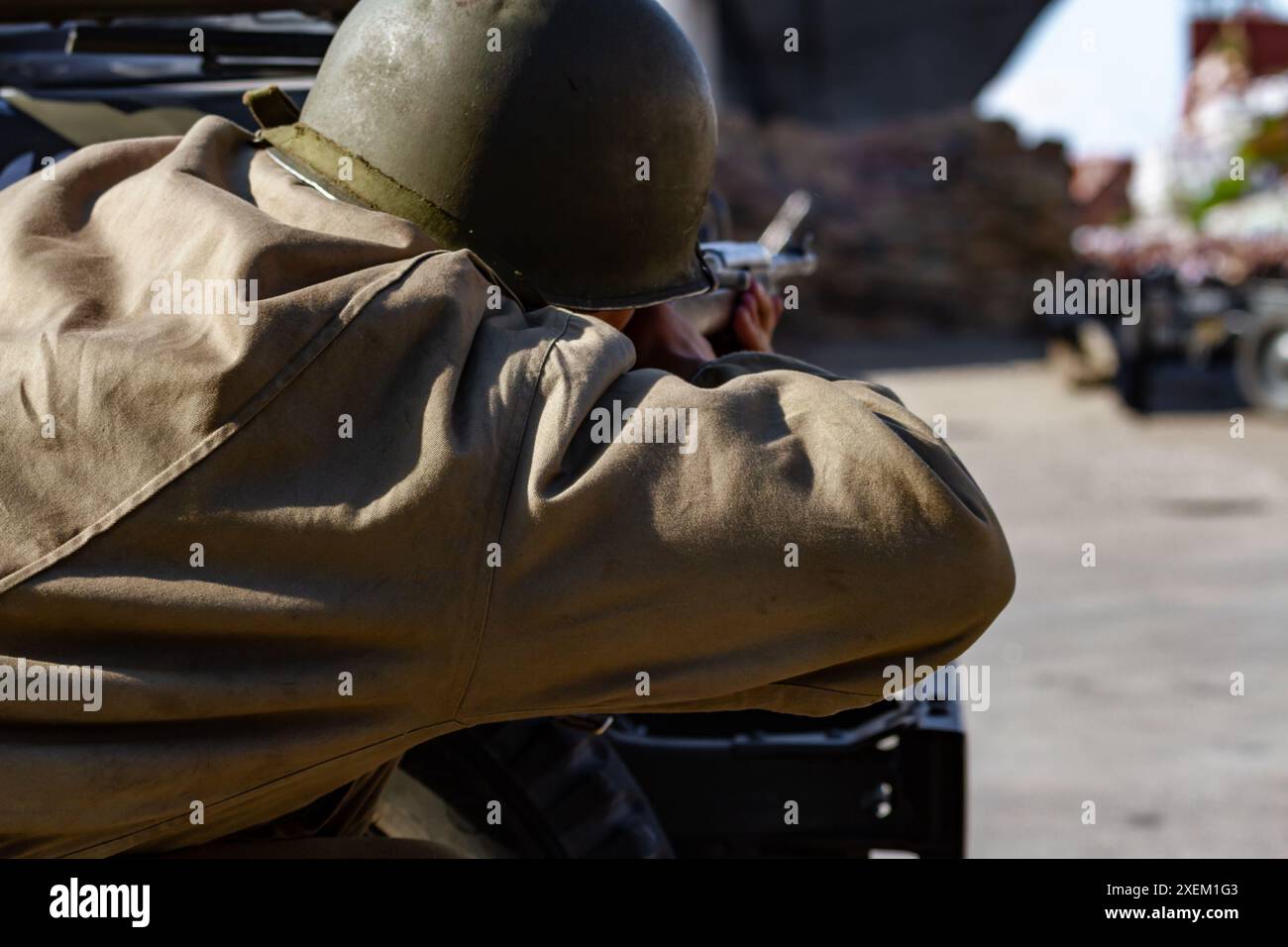 Ww2 american infantry soldier aiming hi-res stock photography and ...