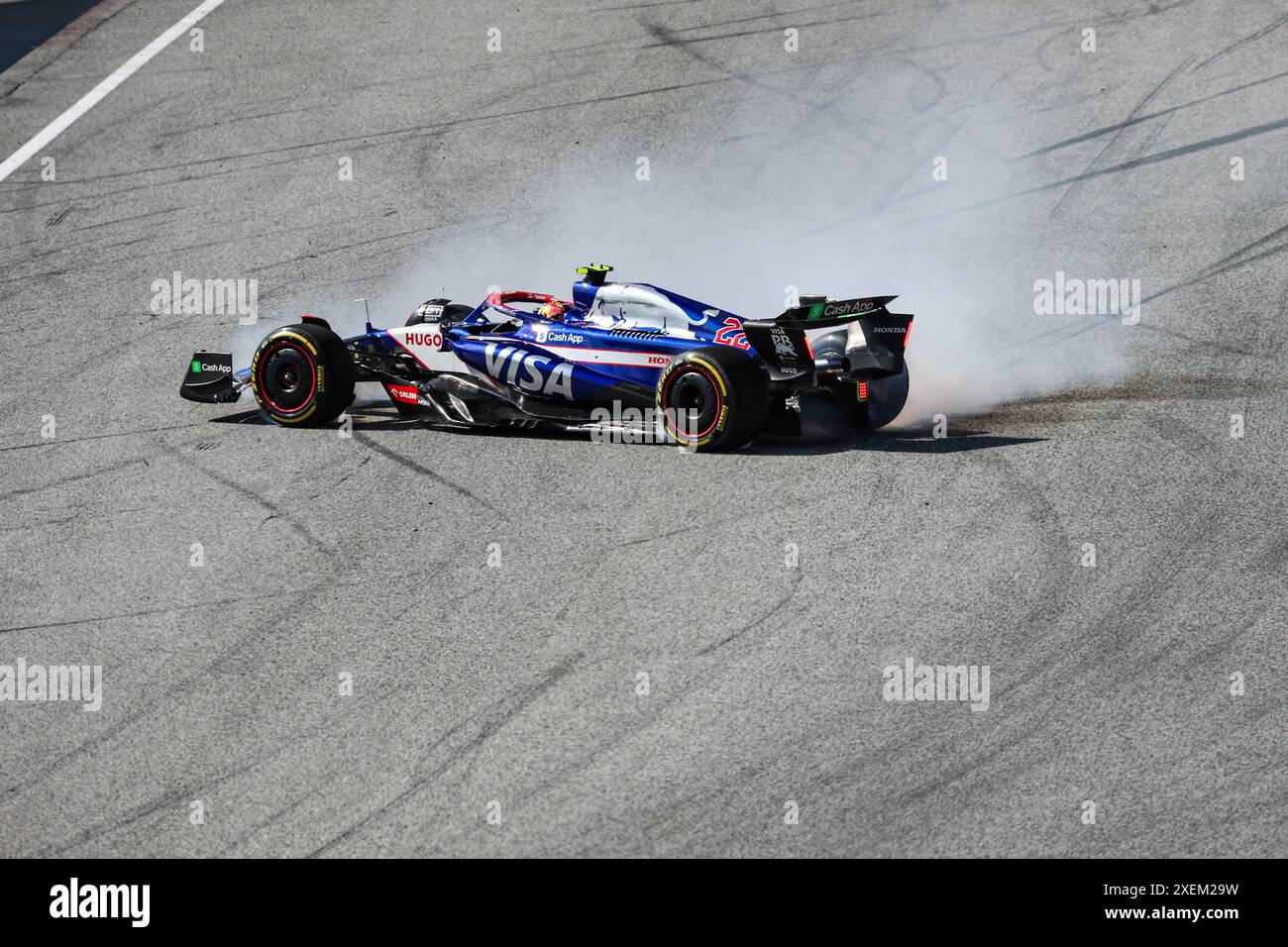 22 TSUNODA Yuki (jap), Visa Cash App RB F1 Team VCARB 01, action crash ...