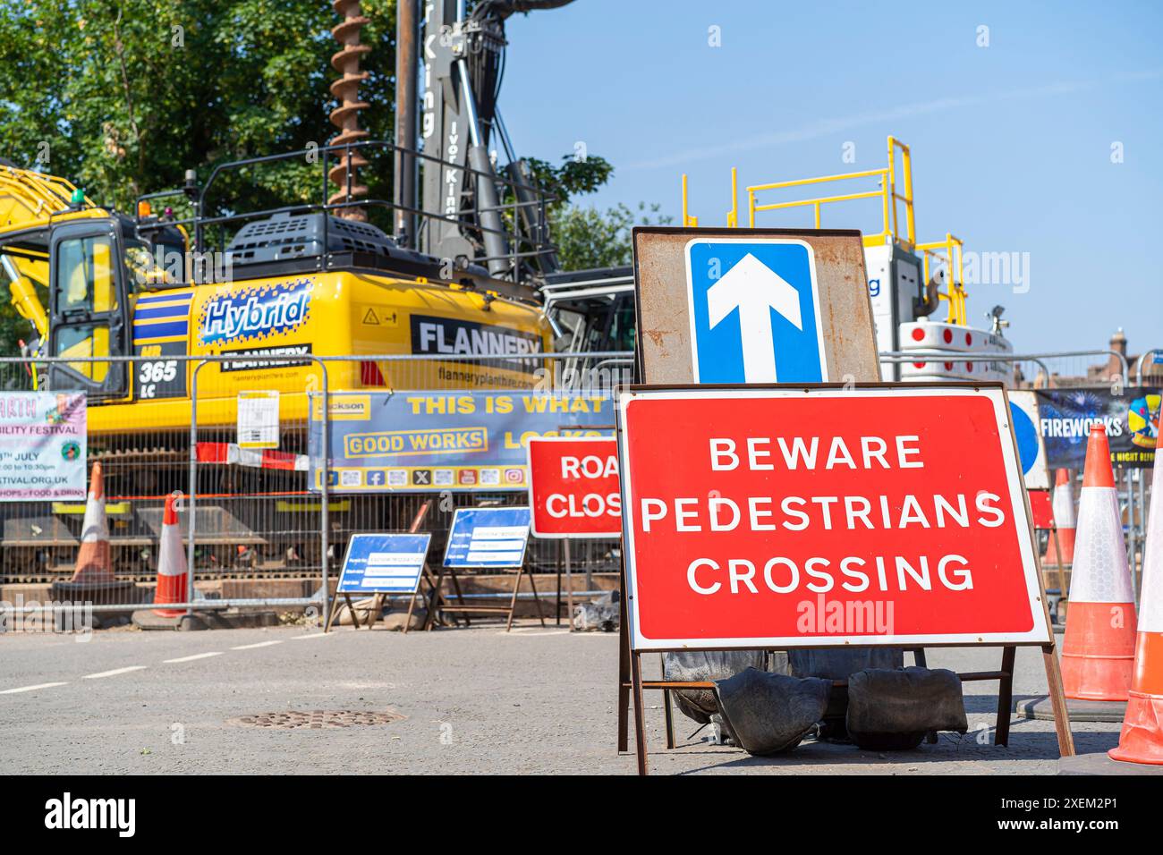 Beware pedestrians crossing hi-res stock photography and images - Alamy