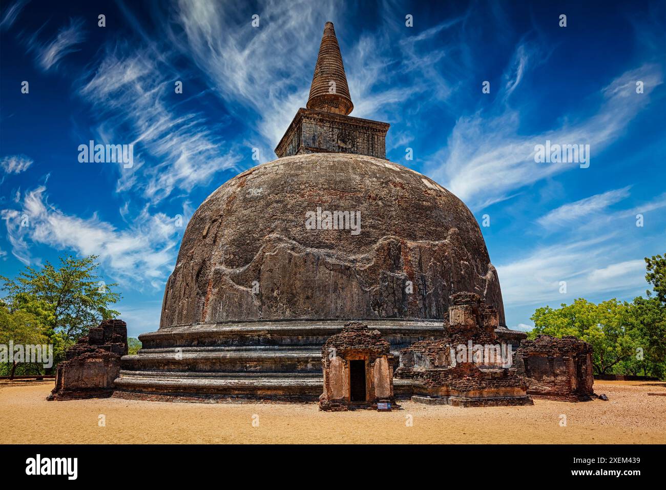 Kiri Vihara - ancient buddhist dagoba stupa Stock Photo - Alamy