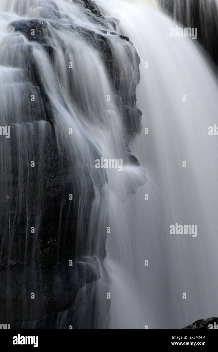 Aberdulais falls hi-res stock photography and images - Alamy