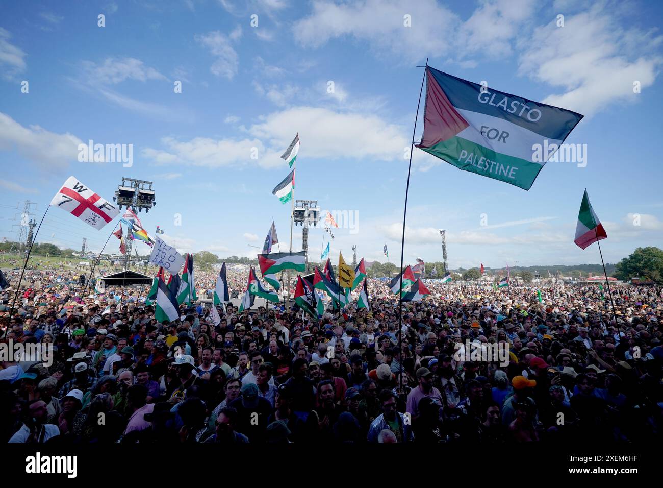 Glastonbury pyramid flags 2024 hi-res stock photography and images - Alamy